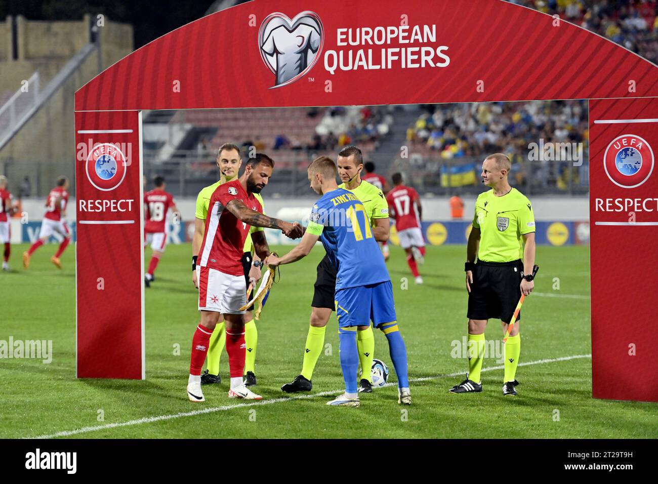 TA' QALI, MALTA - OCTOBER 17, 2023 - Defender Oleksandr Zinchenko (R ...