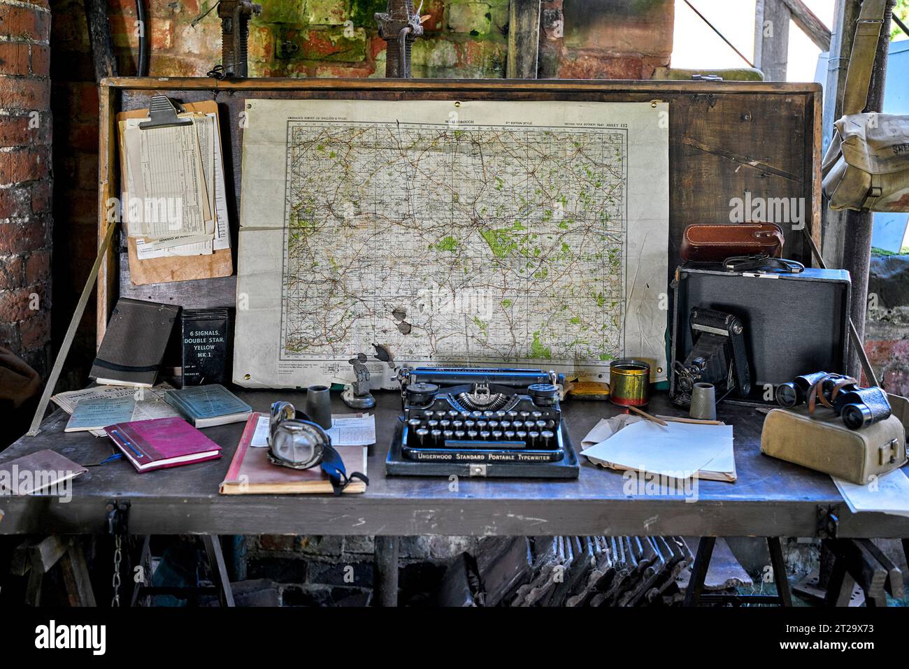 World war 2 operations desk hi-res stock photography and images - Alamy