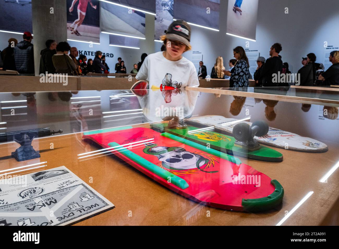 Skateboards 1950s hi-res stock photography and images - Alamy