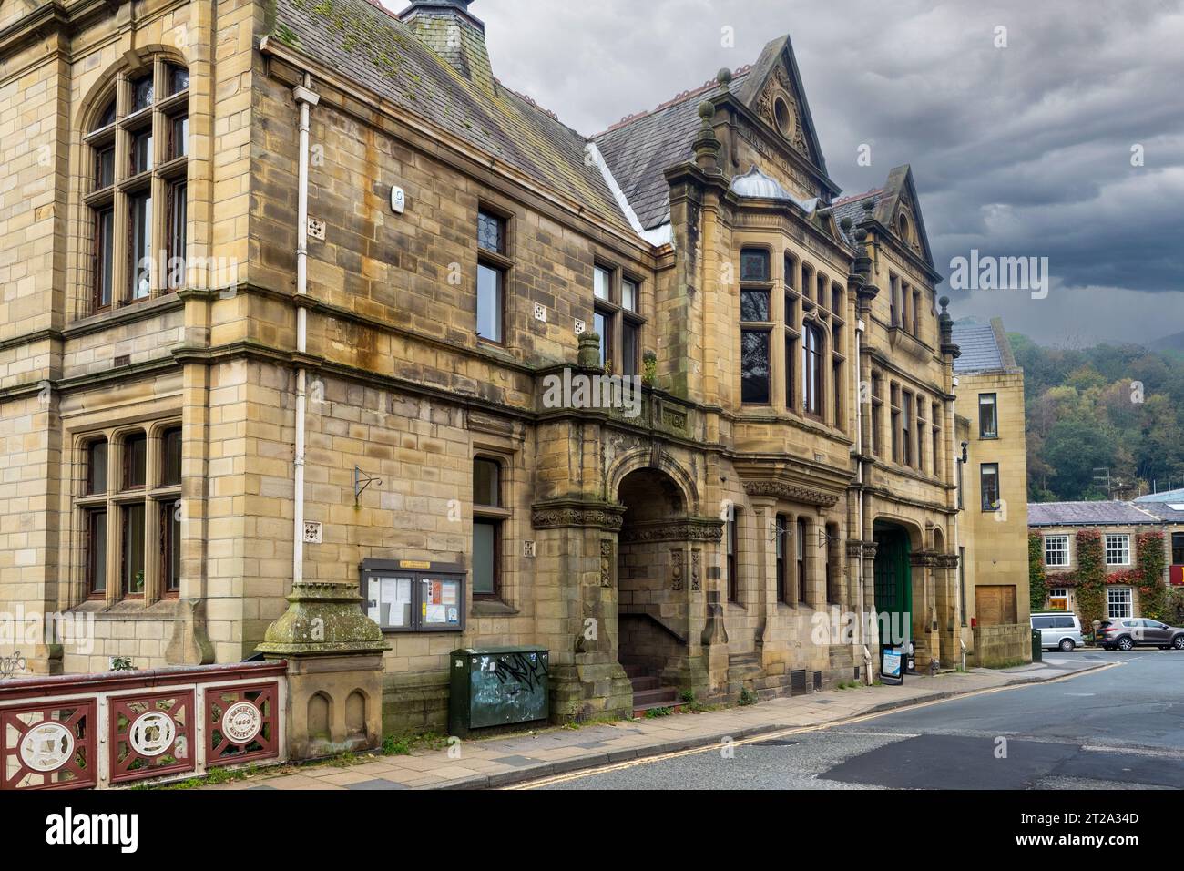 Todmorden town hall hi-res stock photography and images - Alamy