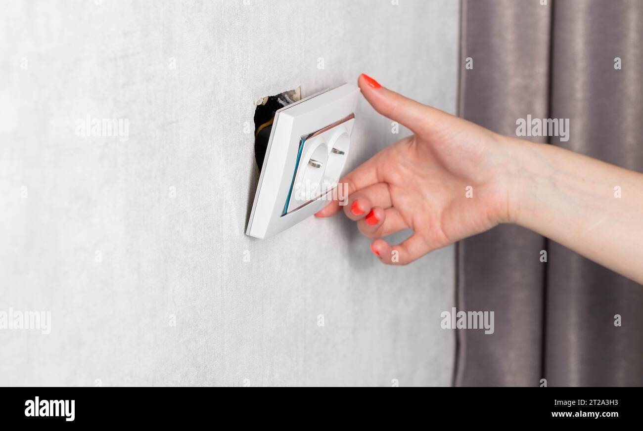 Pulling the plug hi-res stock photography and images - Alamy