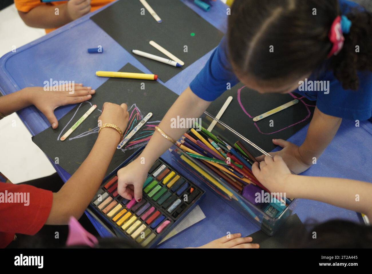 Black white pencil drawing technique hi-res stock photography and ...