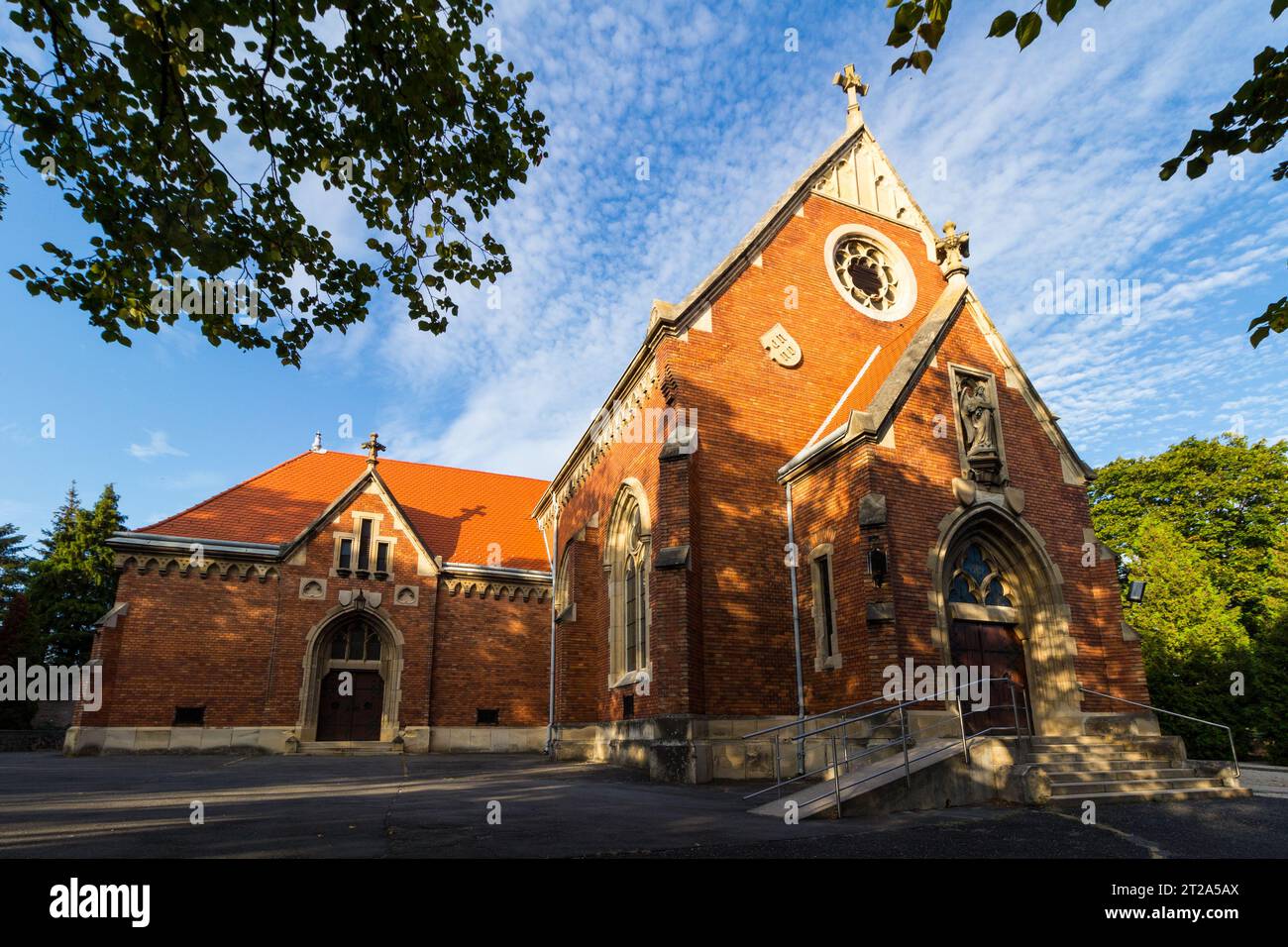 Funeral home building built in 1912, new Saint Michael cemetery (Új ...