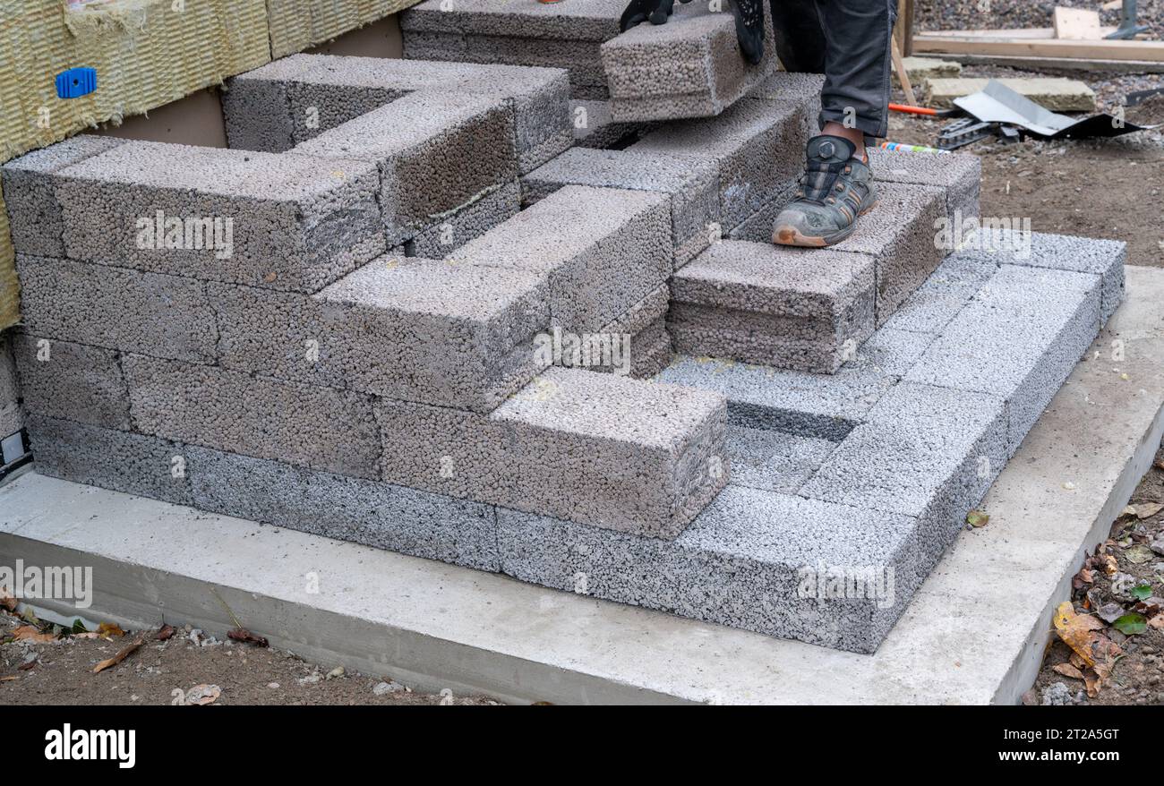 Light gray cinder blocks hi-res stock photography and images - Alamy