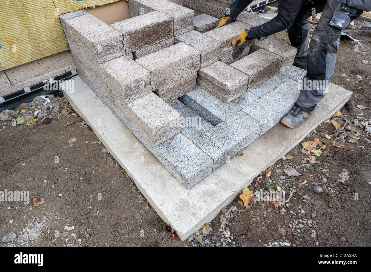 Light weight cinder block hi-res stock photography and images - Alamy