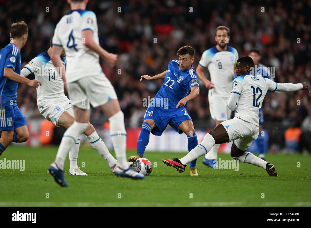 London, England. 17/10/2023, Jonathan Henderson (England)Stephan El ...