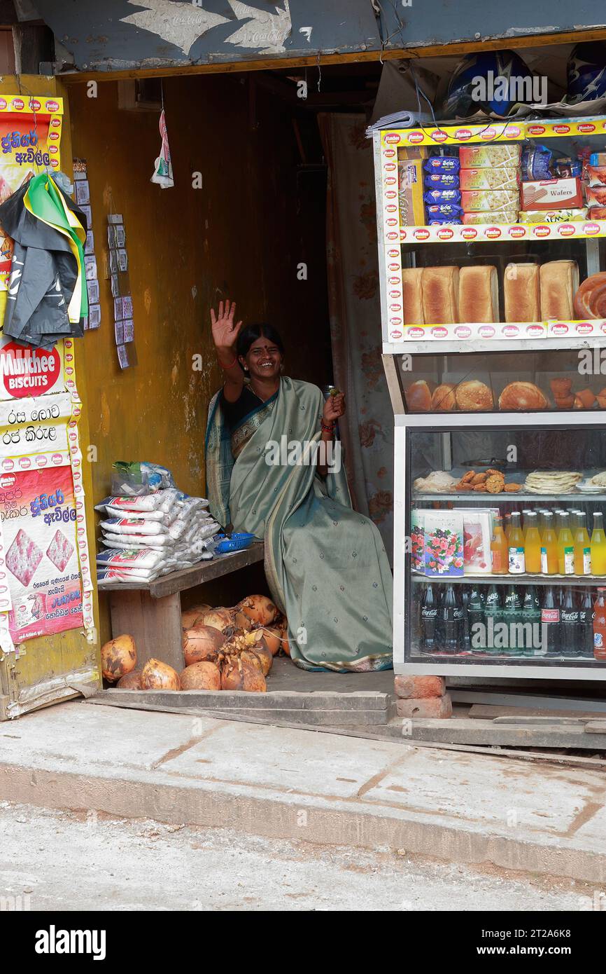 Bread keeper hi-res stock photography and images - Alamy