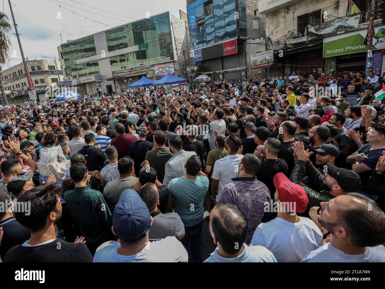 Nablus, Palestinian Territories. 18th Oct, 2023. Palestinian ...