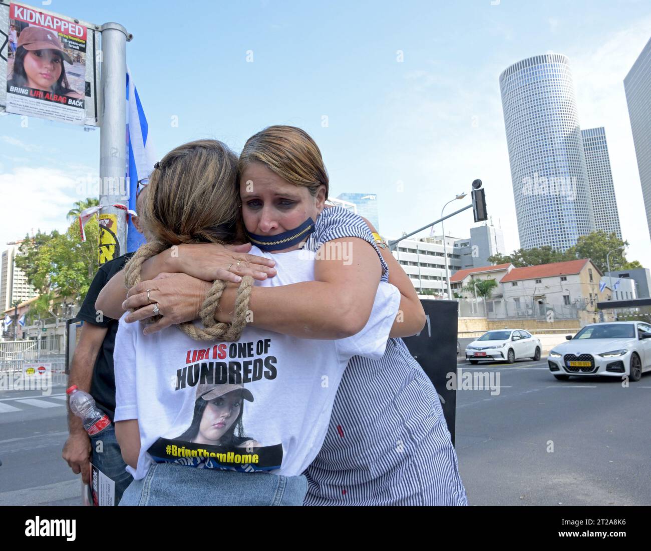 Tel Aviv, Israel. 18th Oct, 2023. A woman hugs Shir Albag whose ...