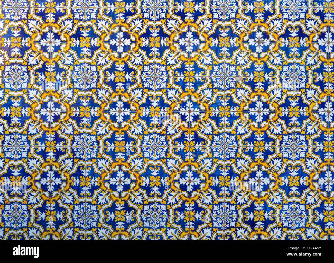 Traditional portuguese azulejos painted tiles Stock Photo - Alamy