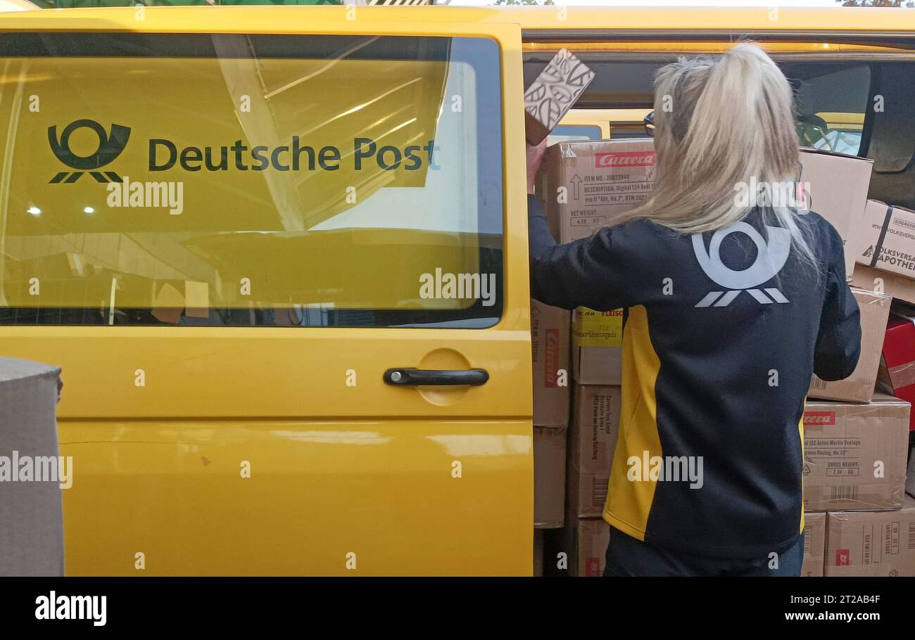 Zustellung hi-res stock photography and images - Alamy