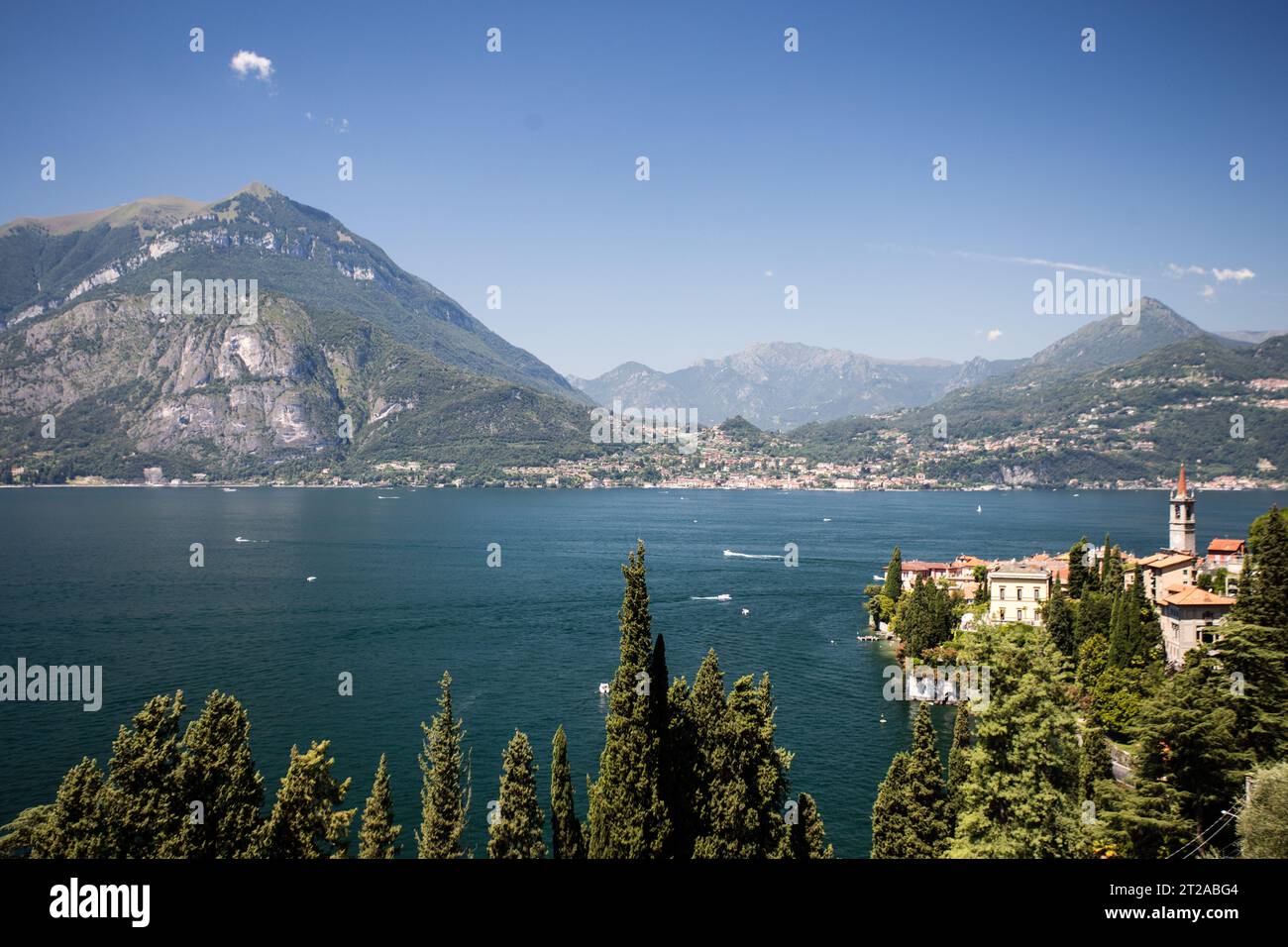 Sightseeing in Lake Como, Italy Stock Photo - Alamy