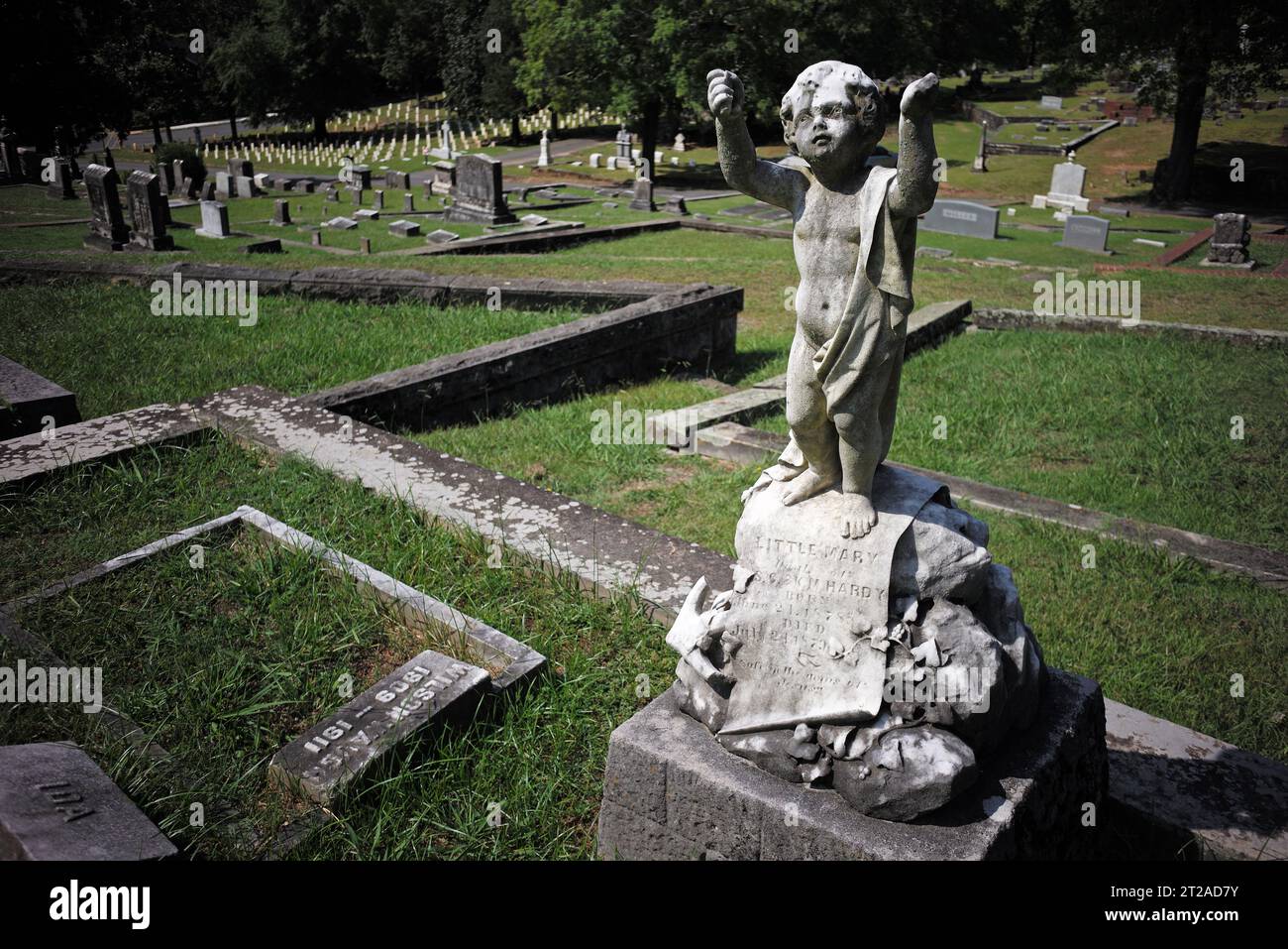 Headstones seen in Myrtle Hill Cemetery in Rome, Georgia Stock Photo ...
