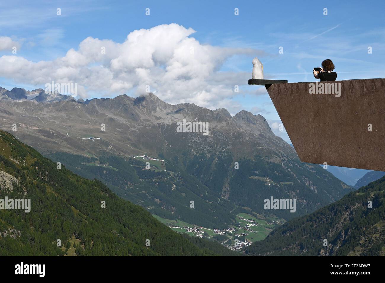 Aussichtsplattform an der Timmelsjoch Hochalpenstrasse zwischen ...