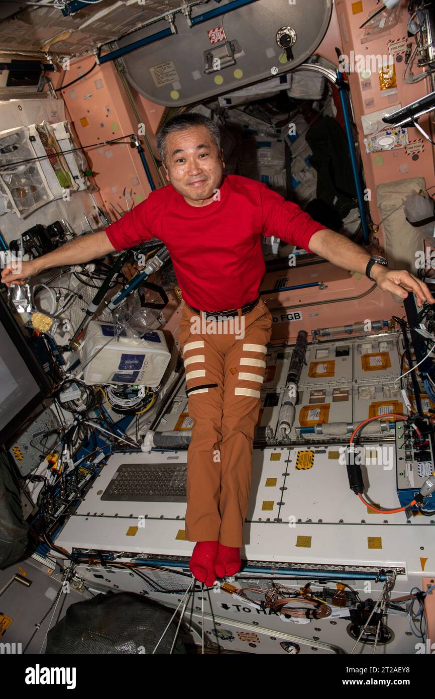 . iss068e023651 (Nov. 23, 2022) --- Expedition 68 Flight Engineer ...