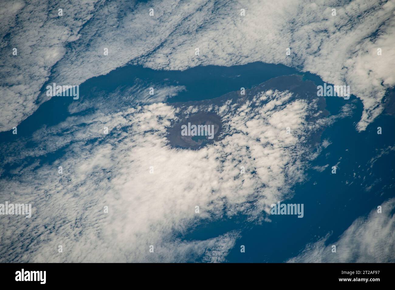 Volcano galapagos 2022 hi-res stock photography and images - Alamy