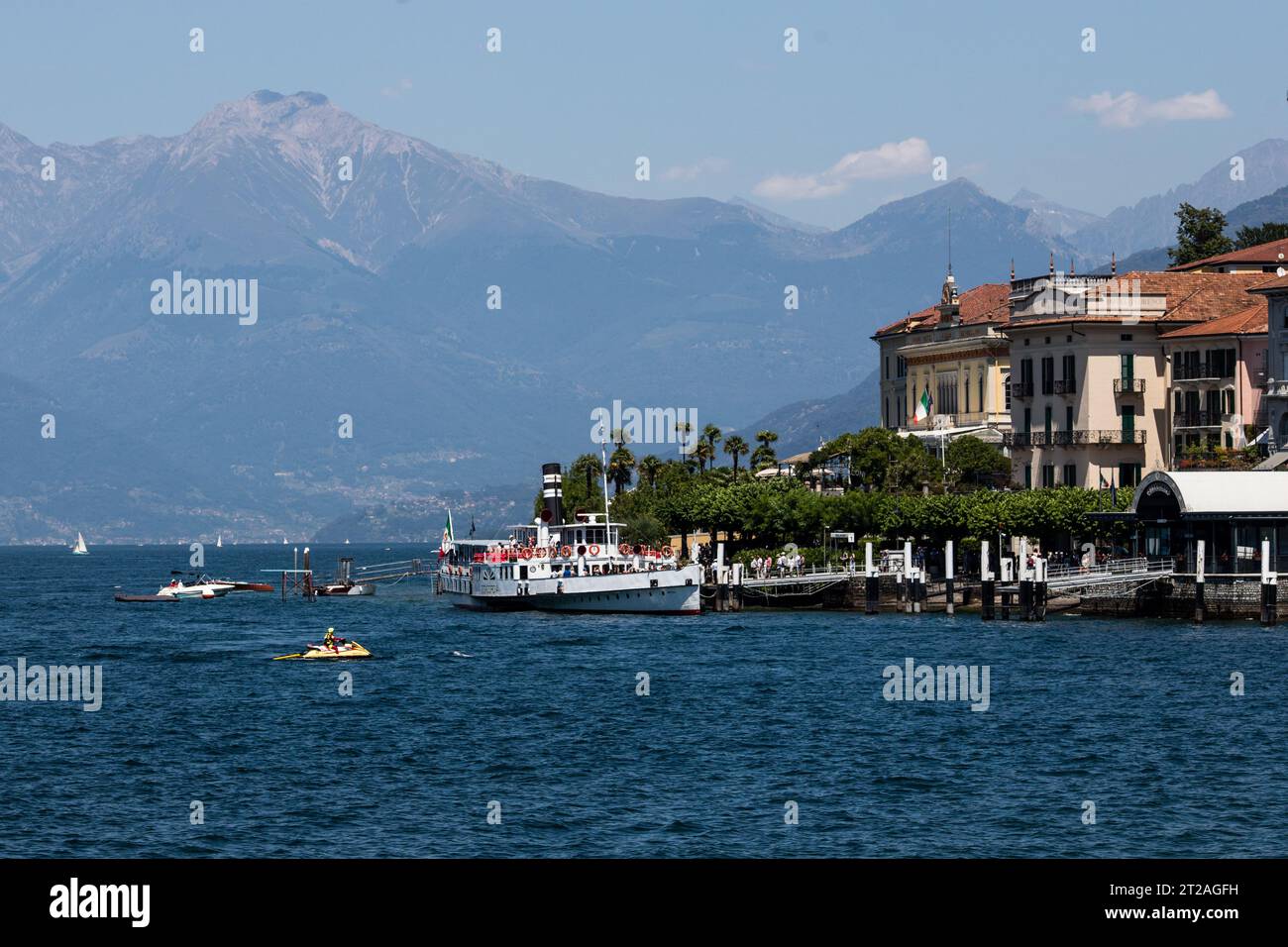 Sightseeing in Lake Como, Italy Stock Photo - Alamy