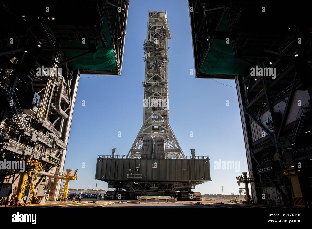 Artemis I Post-Launch Mobile Launcher Rollback. A view from inside the ...