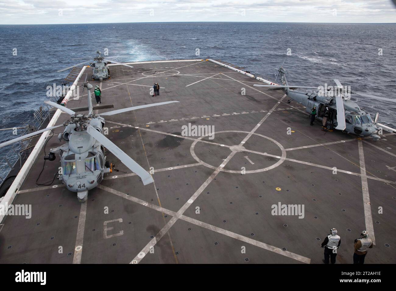 Artemis I Orion Recovery - Helicopter Simulations. NASA and DoD members ...