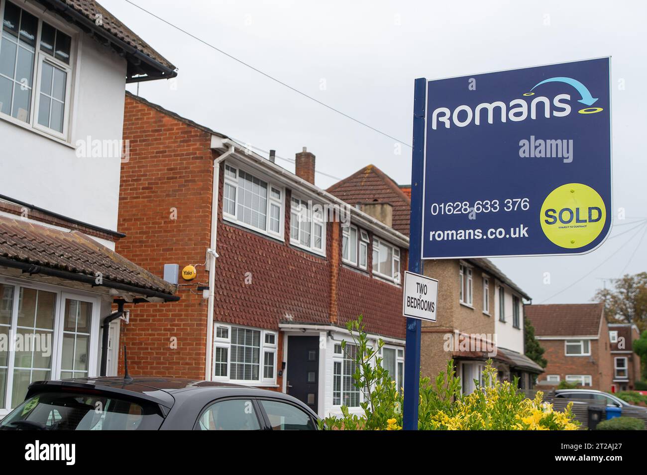 Rightmove sign hi-res stock photography and images - Alamy