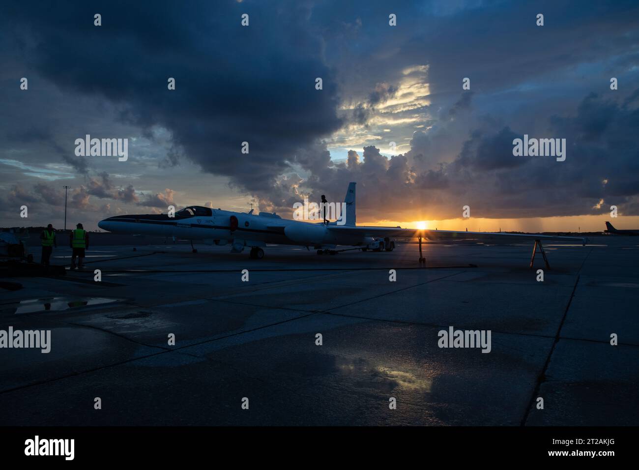 Airborne lightning observatory hi-res stock photography and images - Alamy