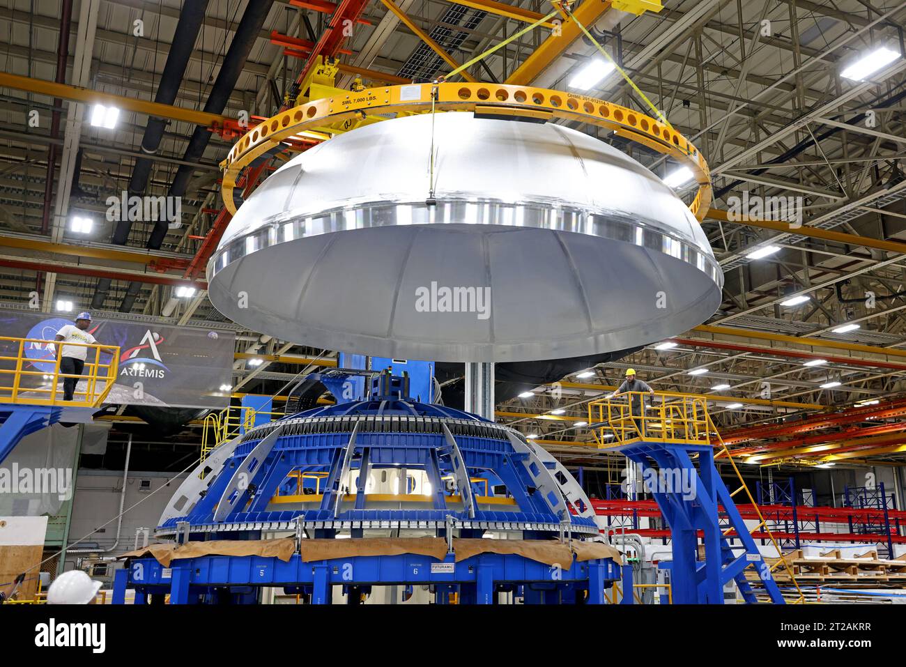 Sls tank dome hi-res stock photography and images - Alamy