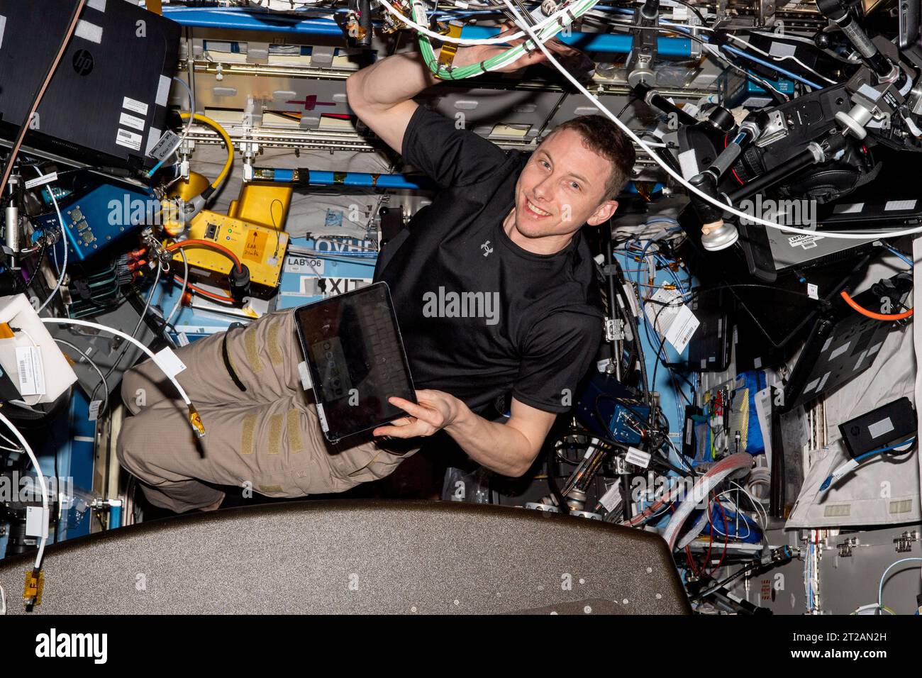 . iss069e033730 (July 18, 2023) --- NASA astronaut and Expedition 69 ...