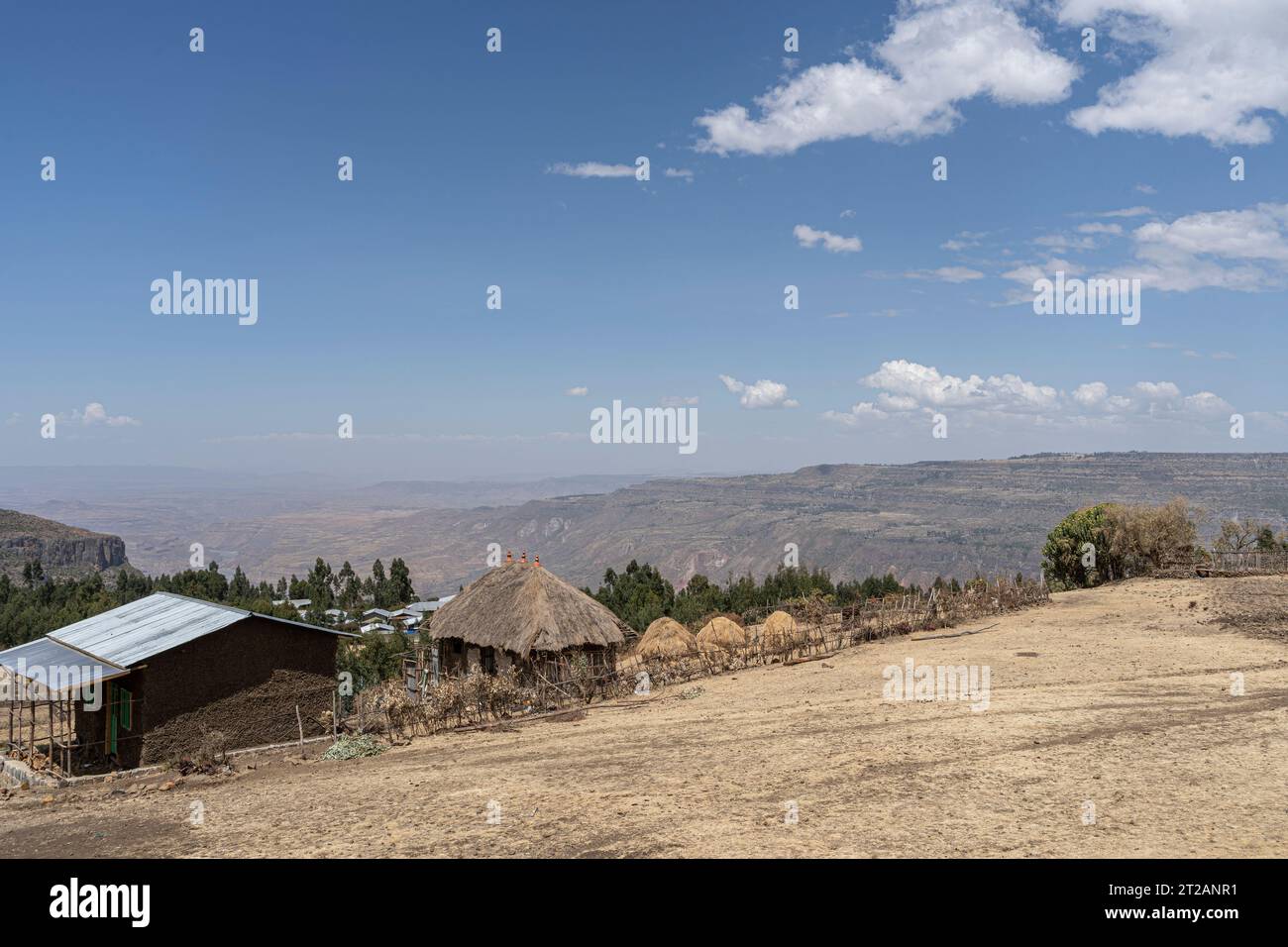 Traditional african houses and village in rural Ethiopian Stock Photo ...