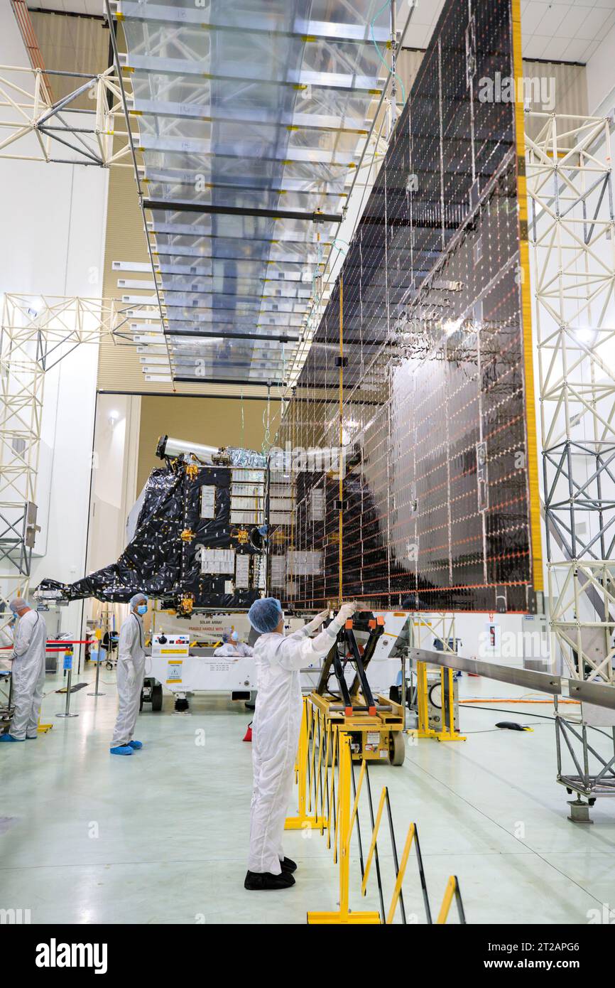 Solar array walkout hi-res stock photography and images - Alamy