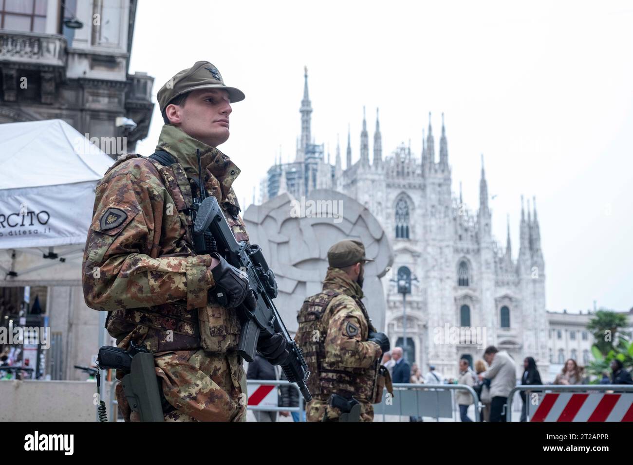 Milan, Italy. 18th Oct, 2023. MILAN - Piazza Duomo. Strengthening ...