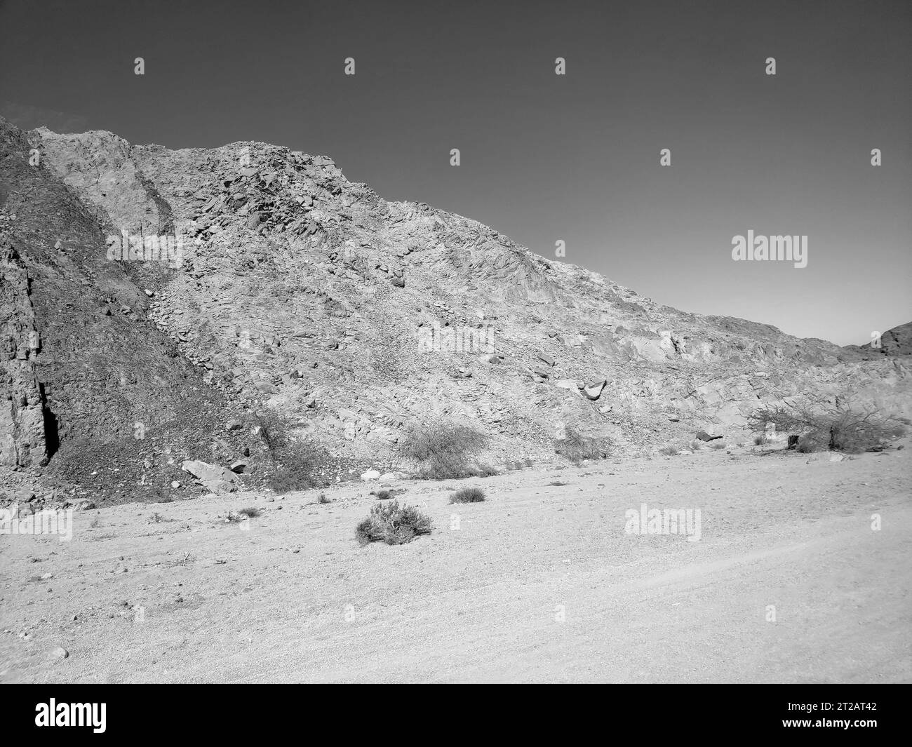 Sinai desert backgound with mountains, deserted landscape Stock Photo ...