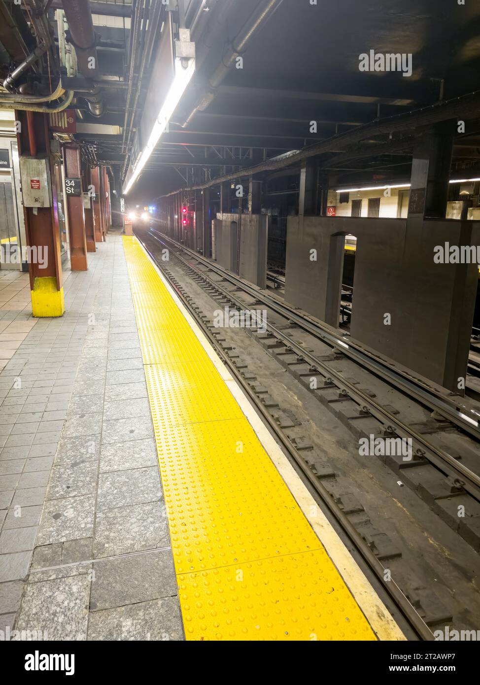 Vintage and historic subway commuter train and platform Stock Photo - Alamy