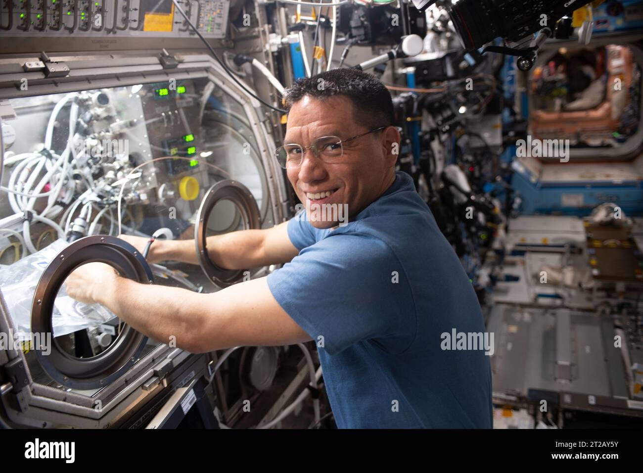 Frank samples hi-res stock photography and images - Alamy