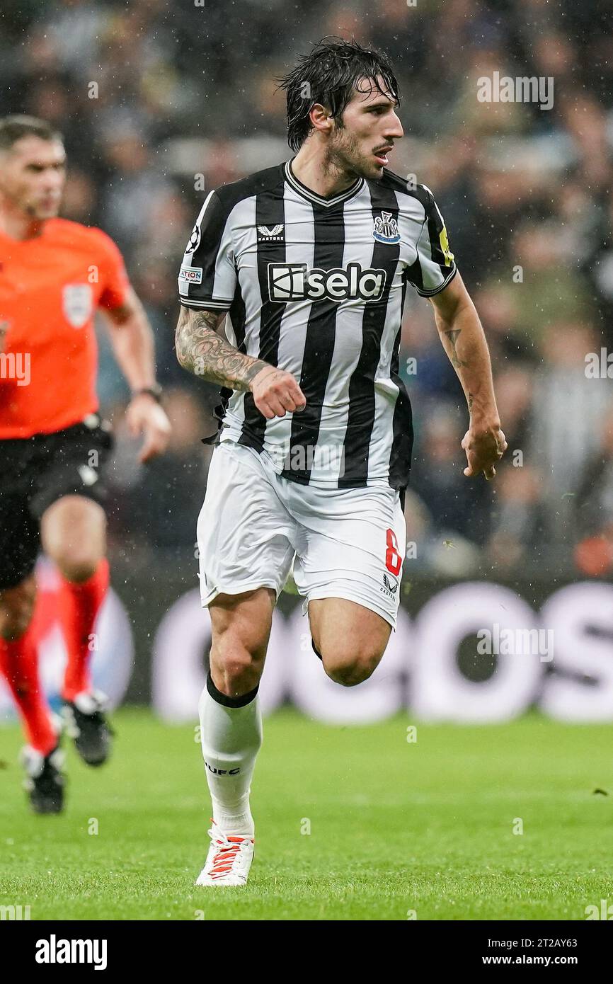 8 sandro tonali hi-res stock photography and images - Alamy