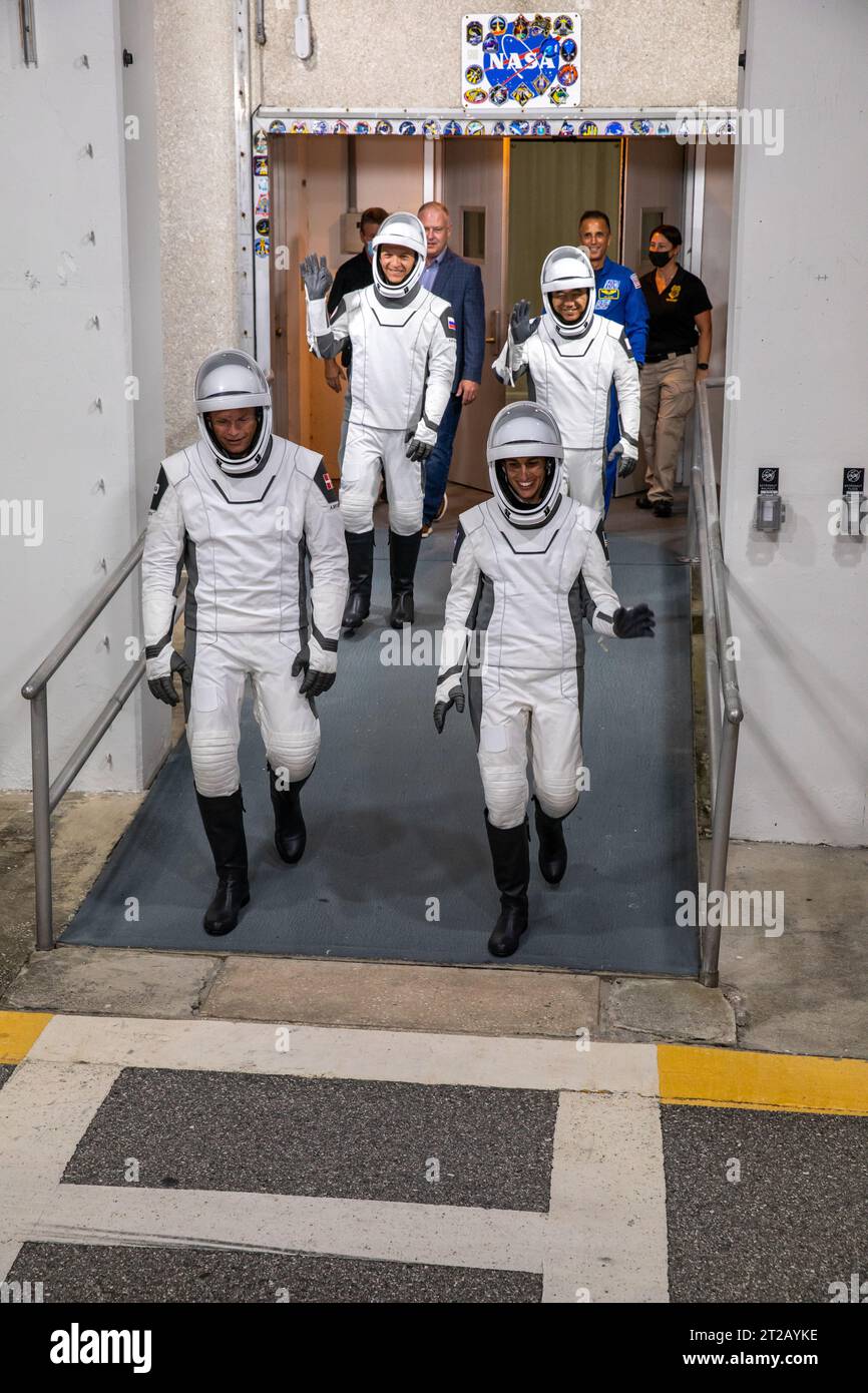 Astronaut prepare space walk hi-res stock photography and images - Alamy