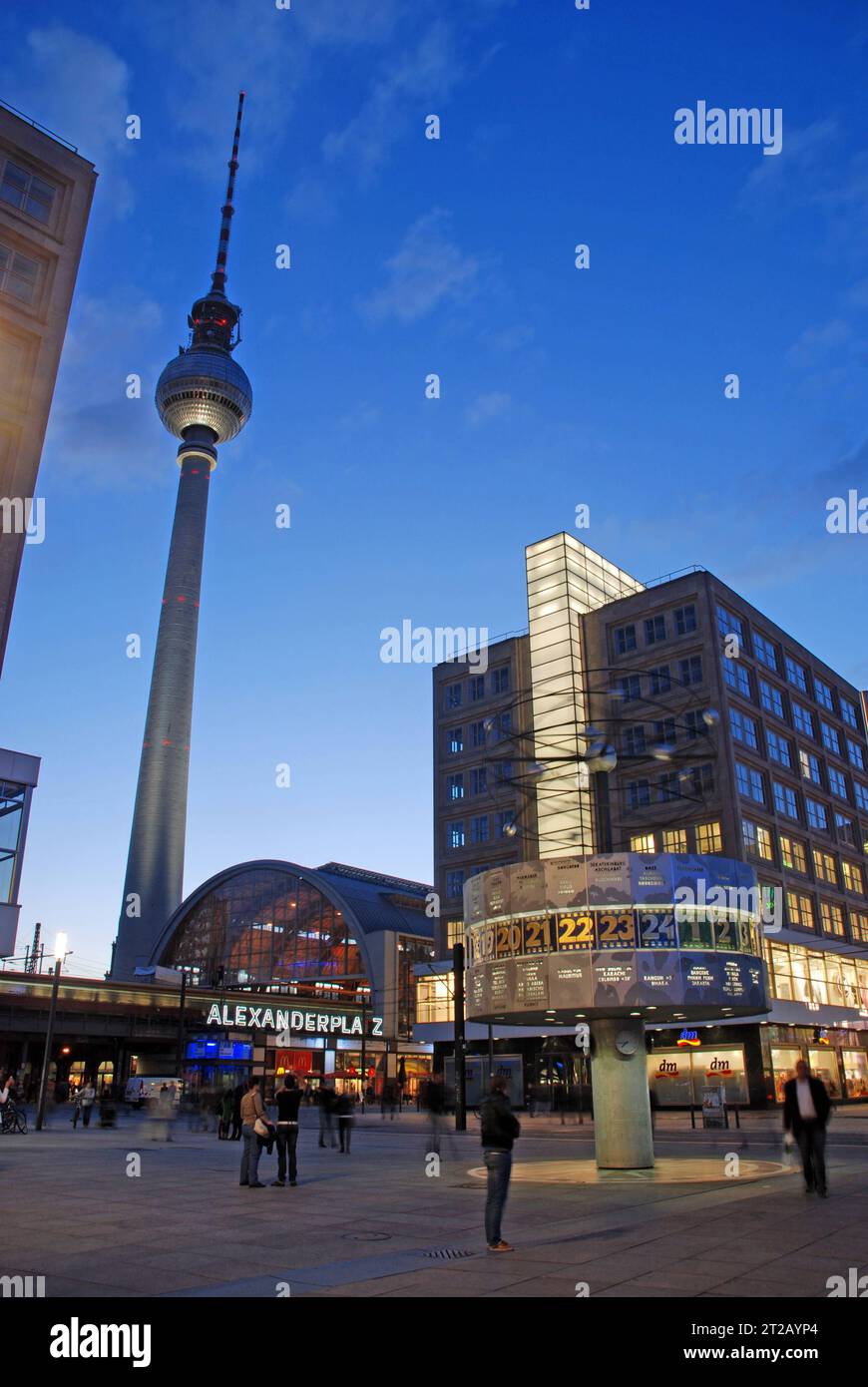 Alexanderplatz abend hi-res stock photography and images - Alamy