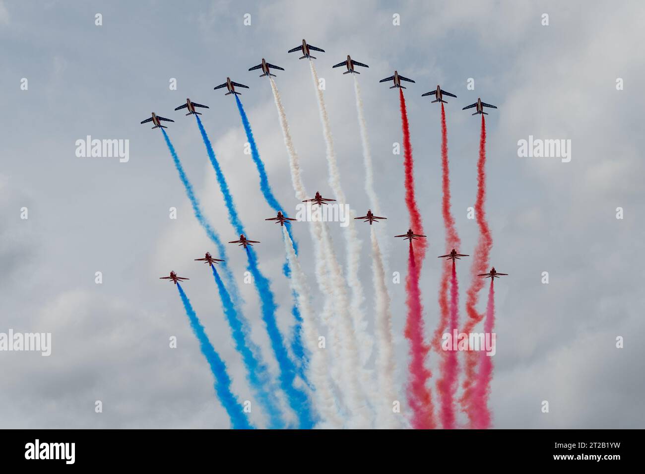 The Patrouille Acrobatique de France and the Red Arrows create the ...