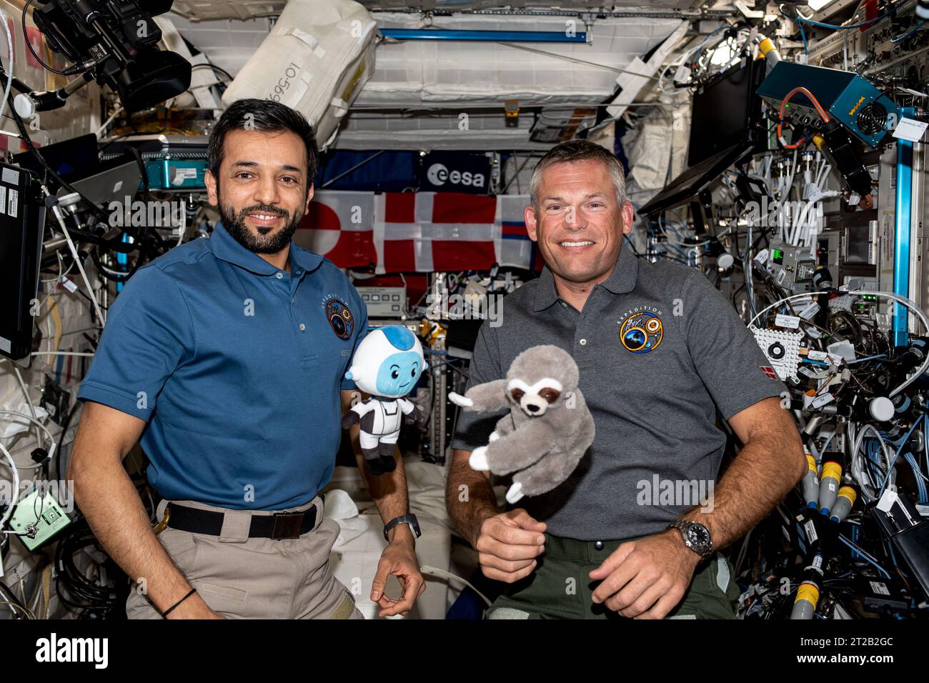 . iss069e085315 (Aug. 31, 2023) --- Expedition 69 Flight Engineers ...