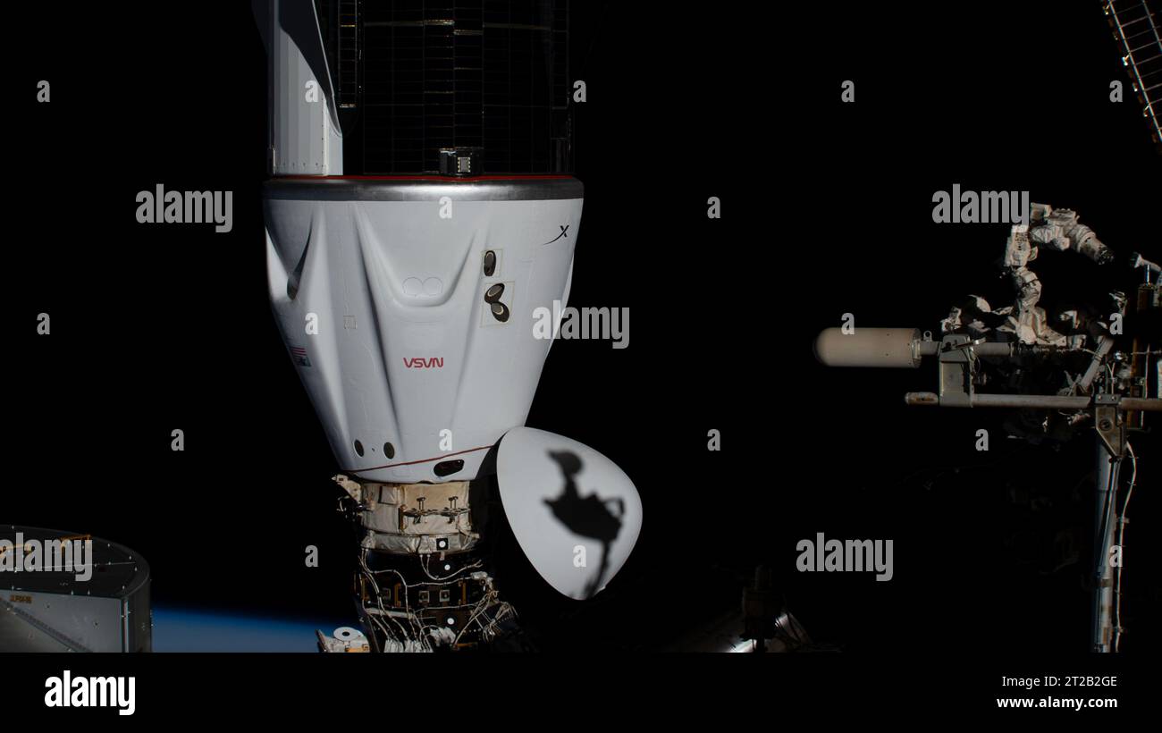 . iss069e085853 (Sept. 3, 2023) --- The SpaceX Dragon Endurance ...
