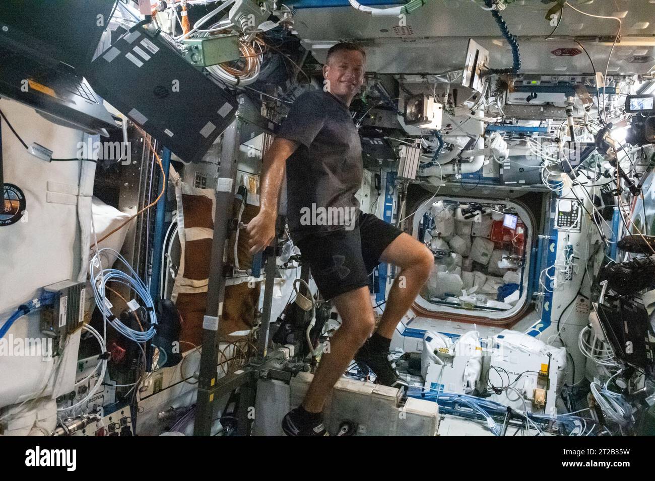 . iss069e086023 (Sept. 6, 2023) --- ESA (European Space Agency) astronaut and Expedition 69 ...