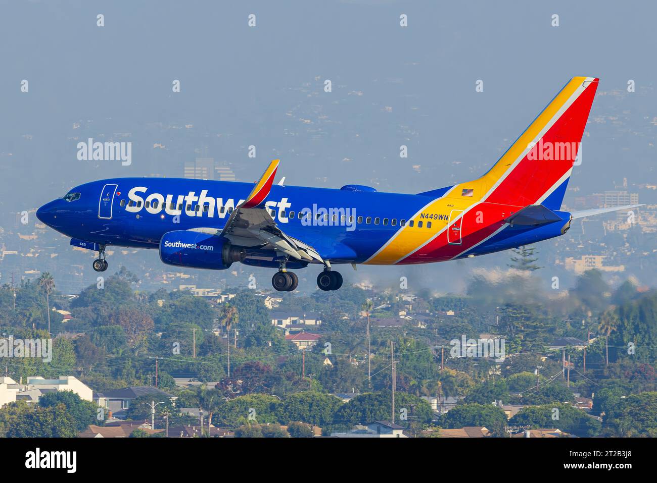 Boeing 737 7h4 wl landing hi-res stock photography and images - Alamy