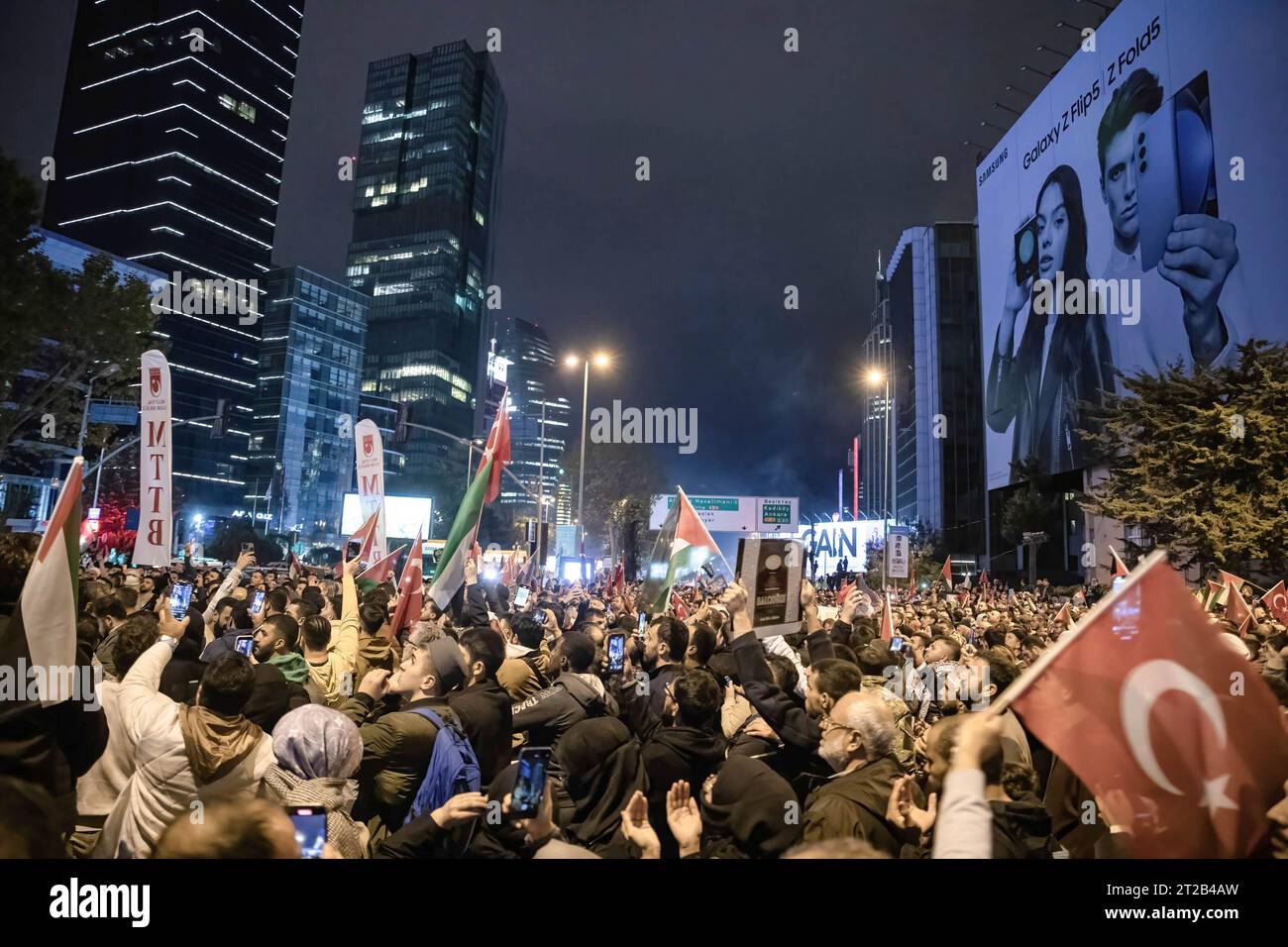 Istanbul, Turkey. 18th Oct, 2023. Protesters chant slogans while ...
