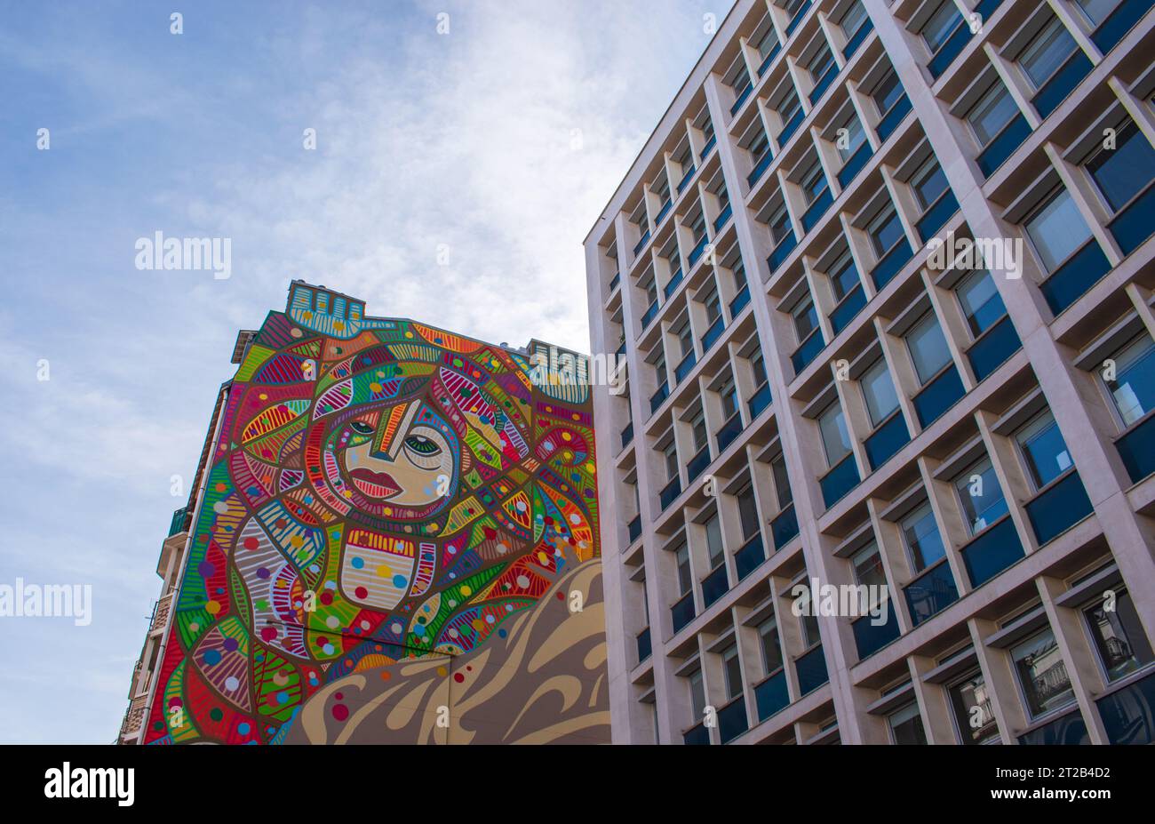 The wave, street art in Paris, France Stock Photo - Alamy