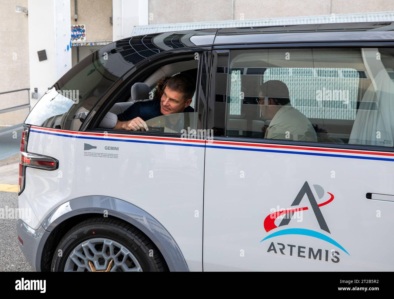 Artemis II Crew Viewing CTVs at O&C. NASA astronaut Jeremy Hansen, left ...