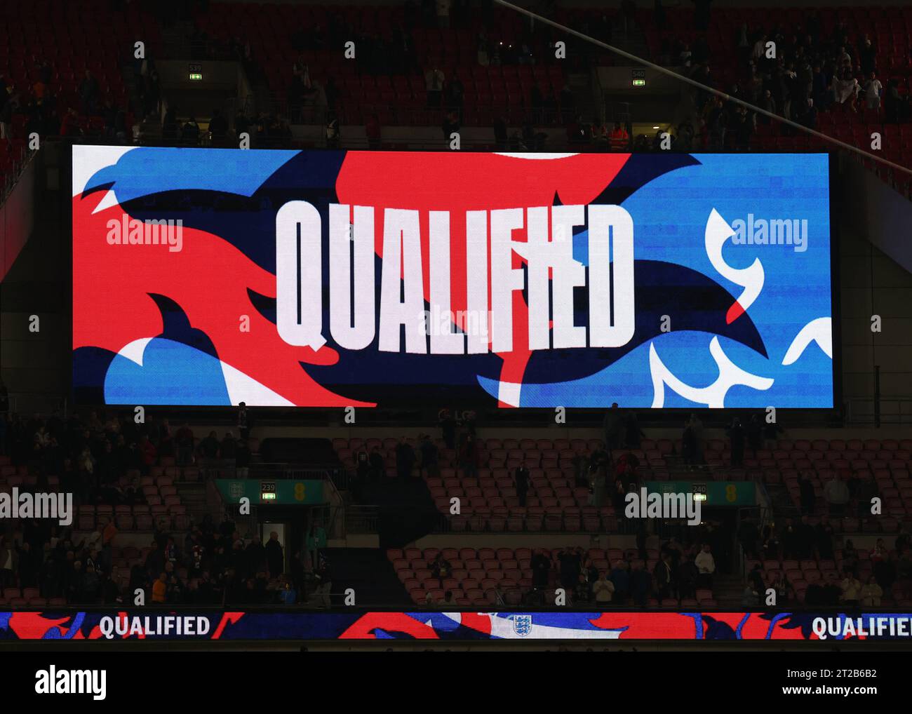 Wembley stadium london scoreboard hi-res stock photography and images ...