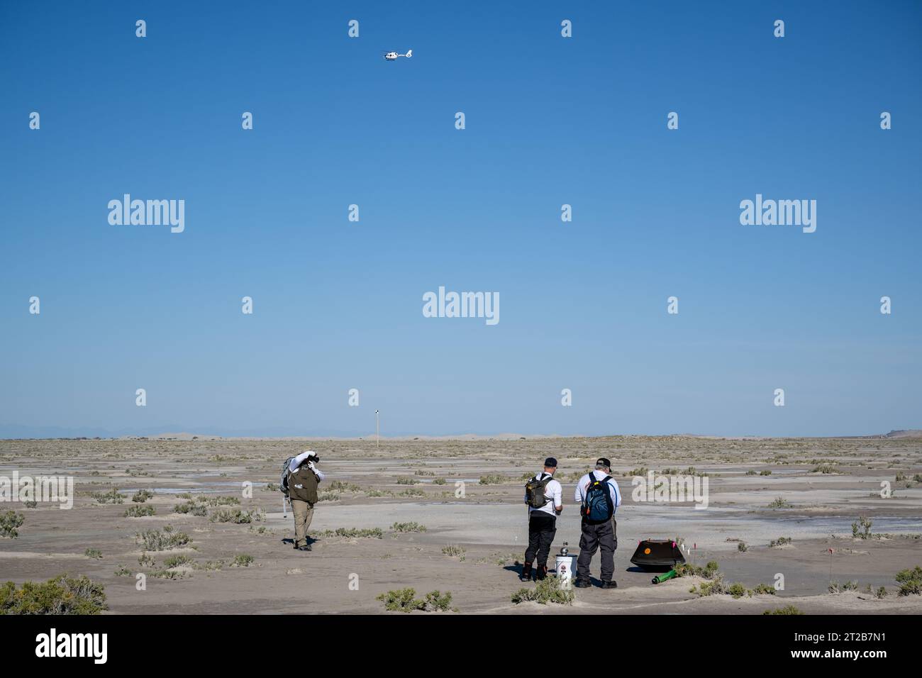 OSIRIS-REx Sample Return. From left to right, NASA Astromaterials ...