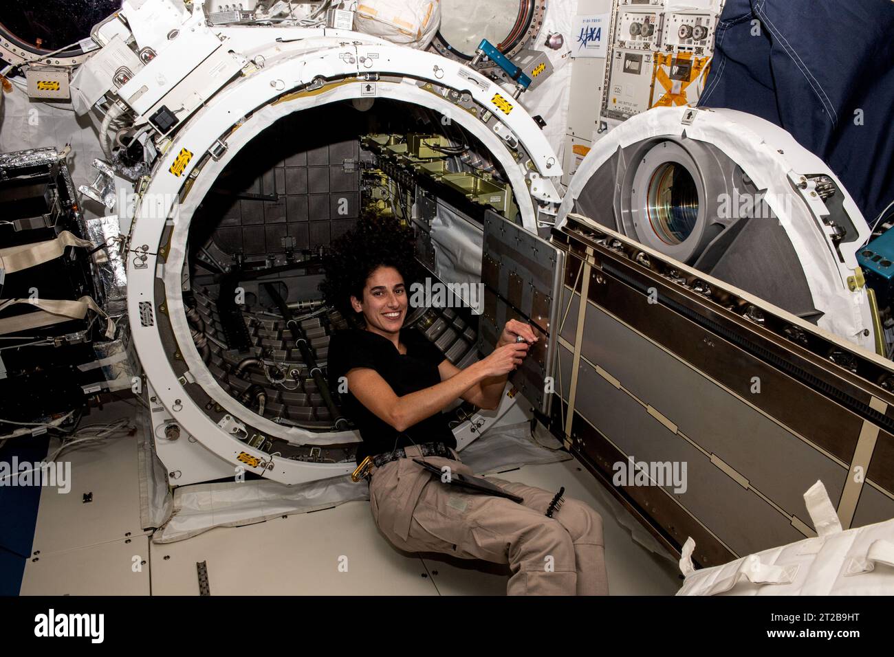 External airlock hi-res stock photography and images - Alamy