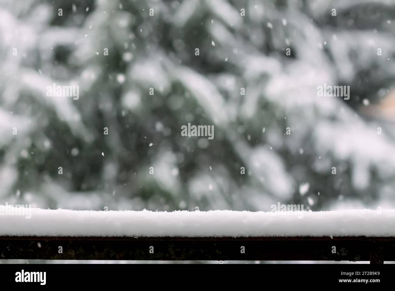 Snow on balcony railing hi-res stock photography and images - Alamy