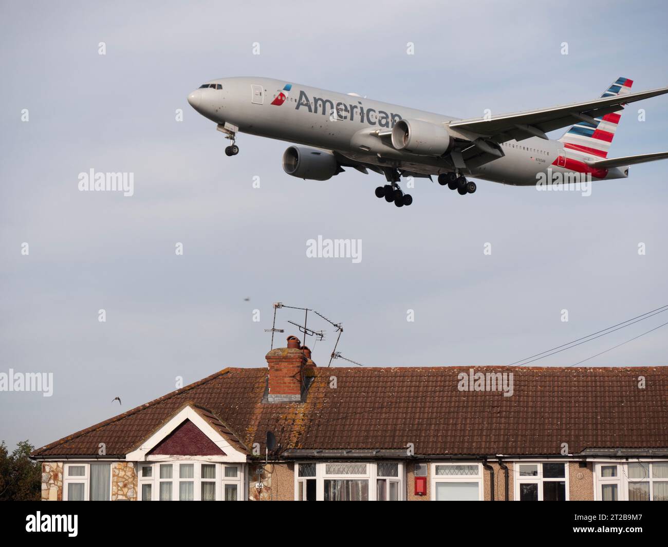 London Heathrow Airport Hounslow American Airlines Boeing 777-223, aircraft on approach to ...