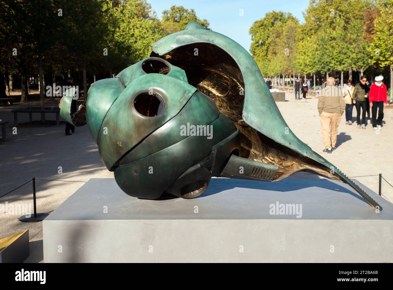 Paris, France. 17th Oct, 2023. Kathleen Ryan : Shell in the Tuileries ...